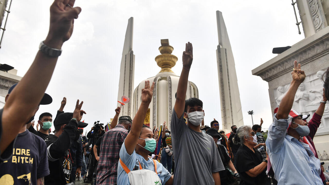 The story behind Thailand's 'Hunger Games' protest salute - France 24