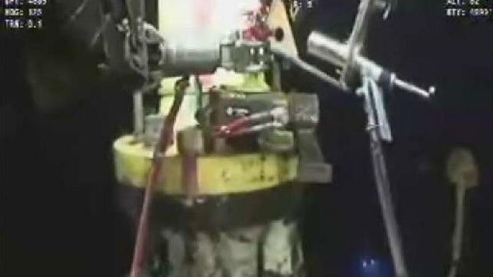 BP ready to test new containment cap on leaking oil well