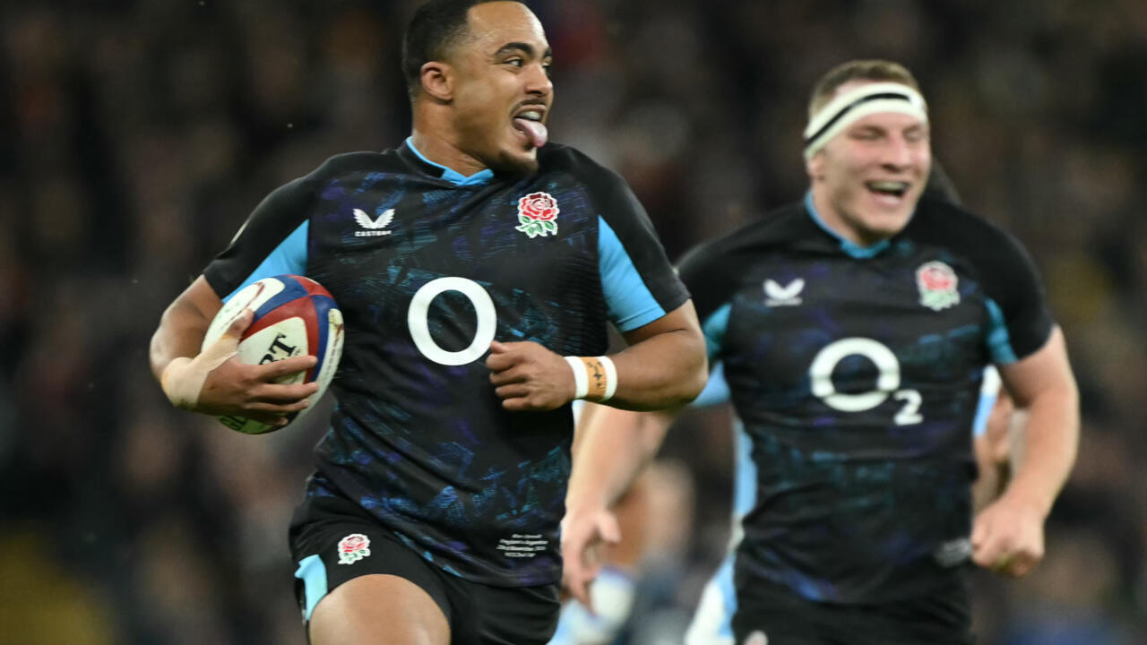 Ojomoh stars as England edge Argentina for 11th win in a row