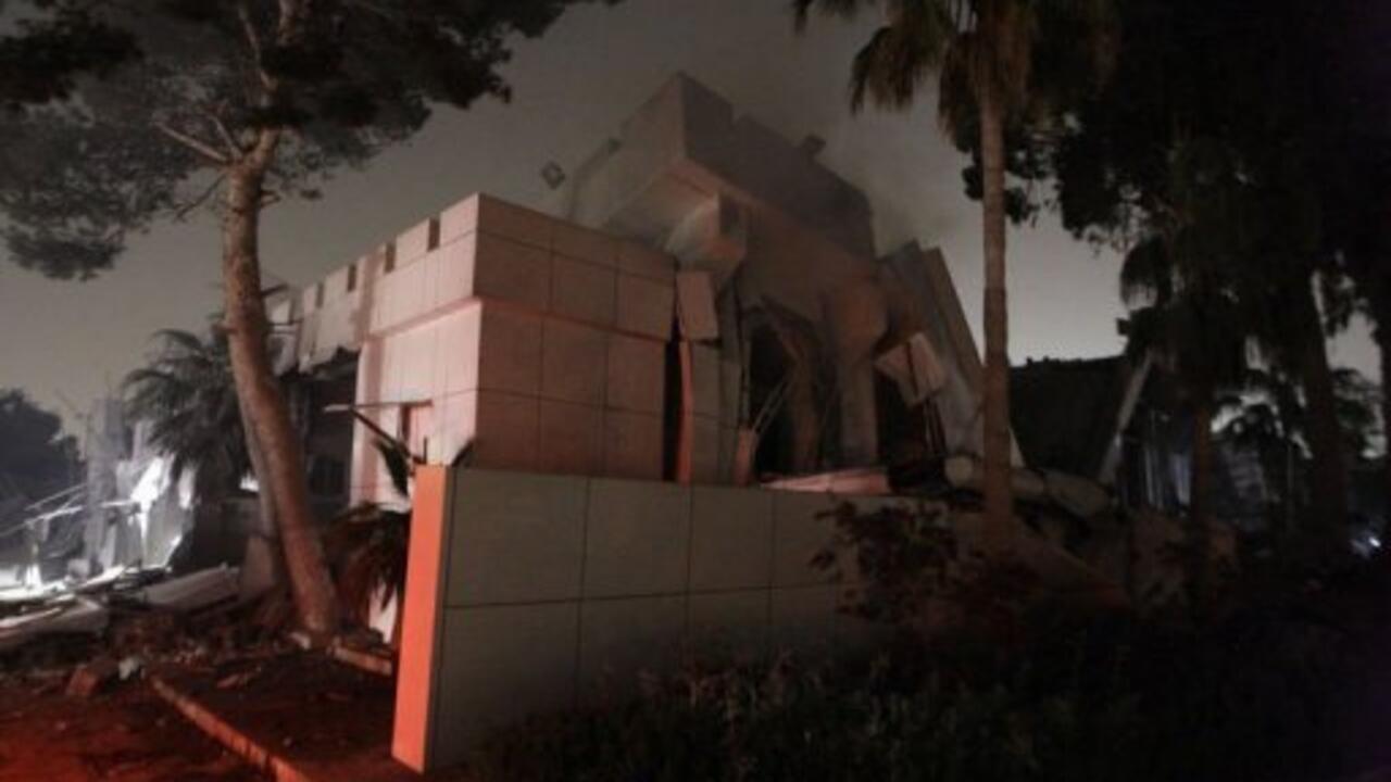 Gaddafi compound hit in fresh NATO air strikes - France 24