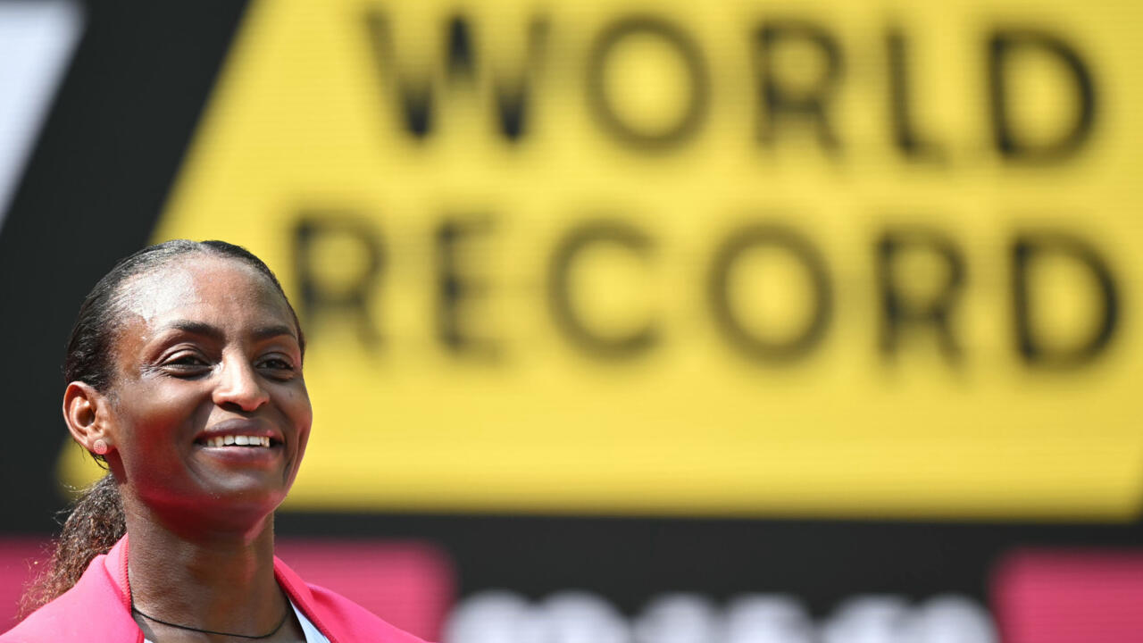 Au marathon de Londres, l'Éthiopienne Tigst Assefa entre dans l ...