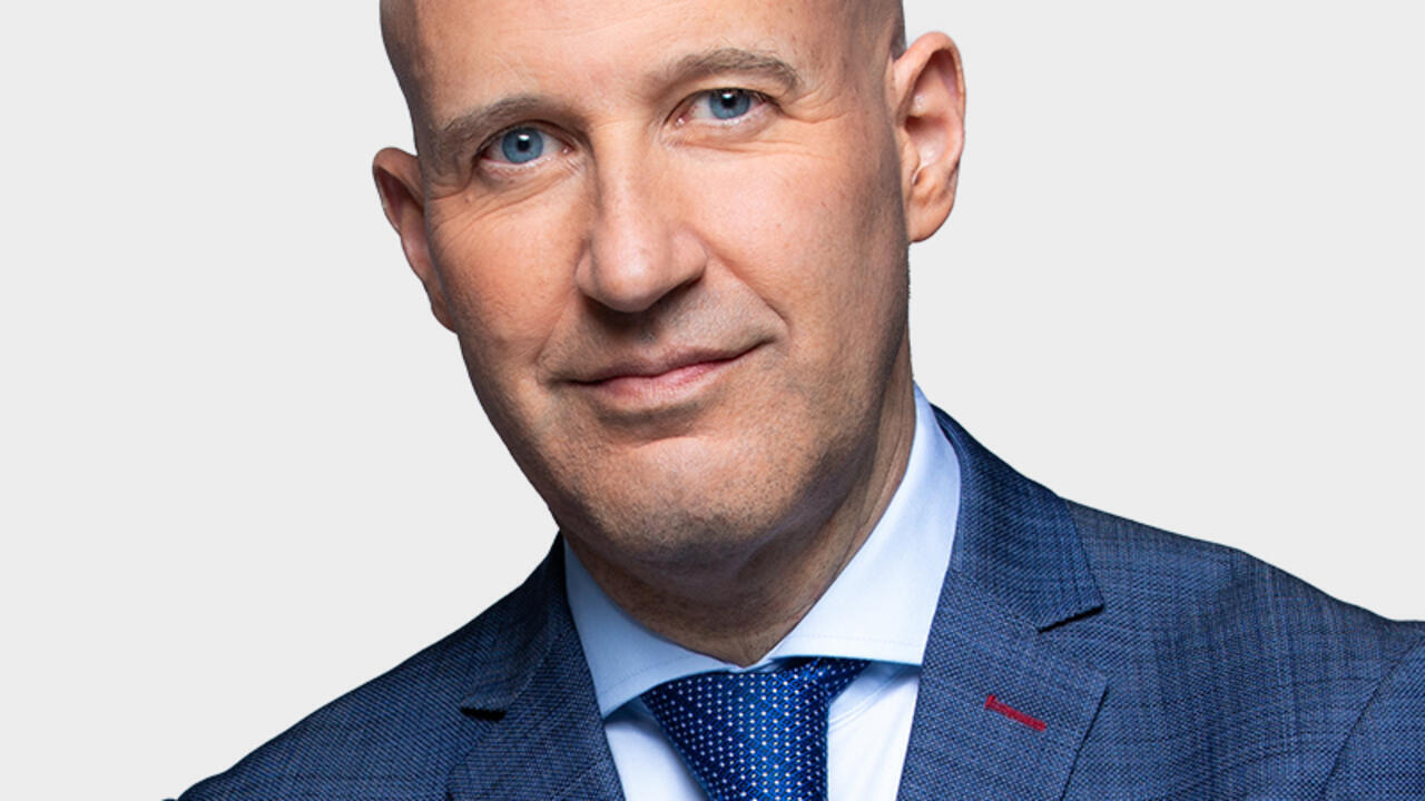 Douglas Herbert France 24 Biography at Adrienne Maldonado blog