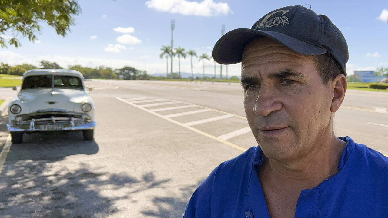 Cuban fathers fret about sons recruited for Ukraine war