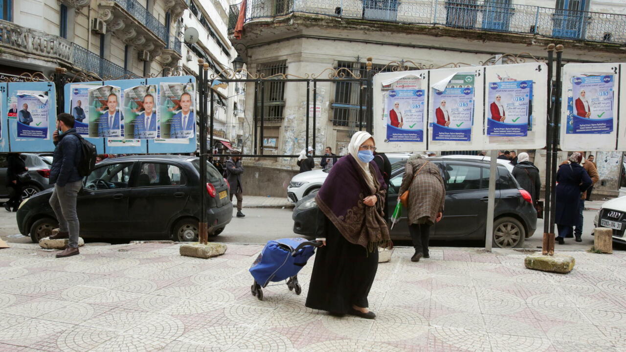 Algerians vote in local elections amid little hope for real change