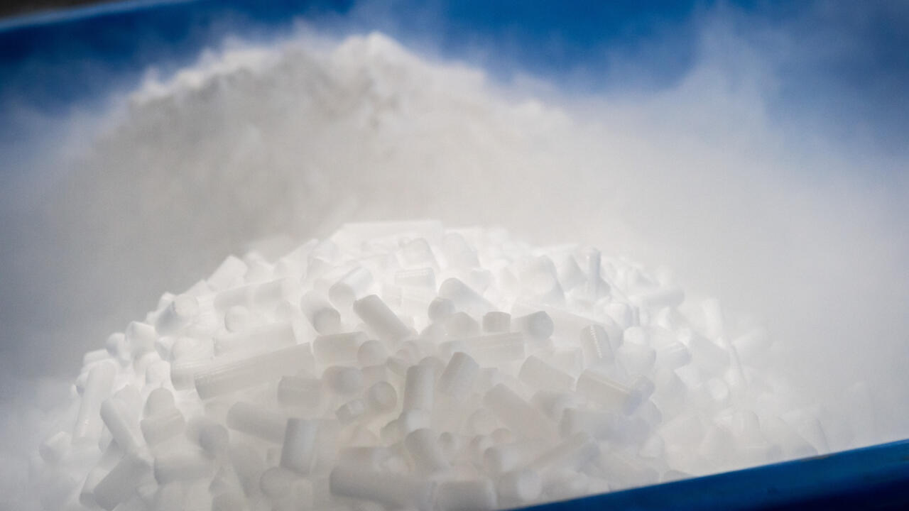 Heat wave: full board for ice cube factories - Teller Report