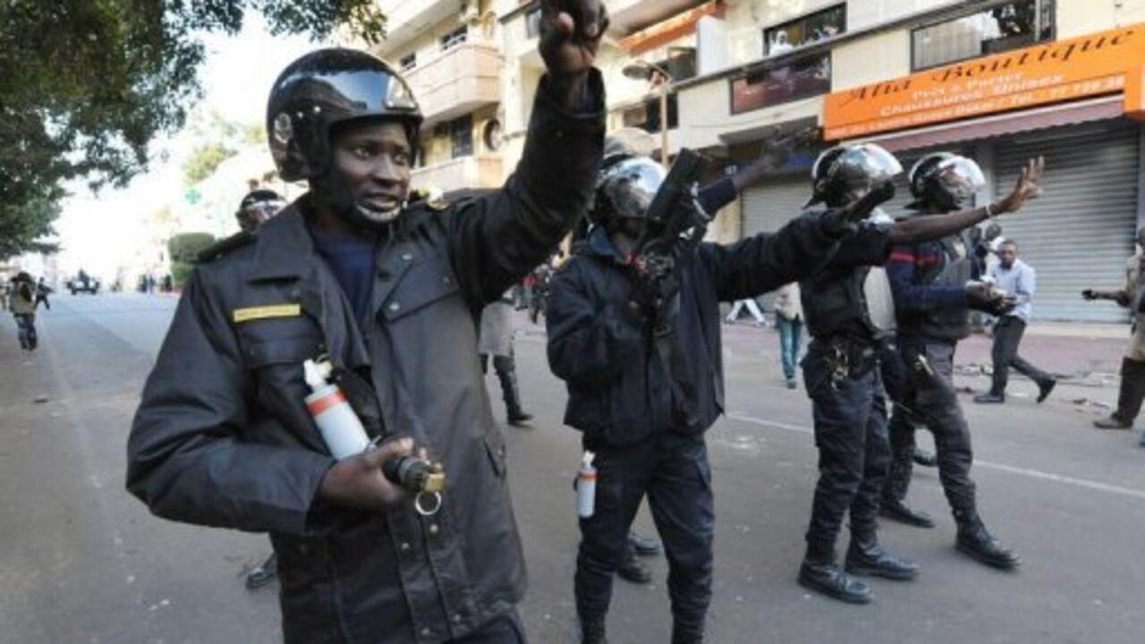 Police clash with anti-Wade protesters in Dakar