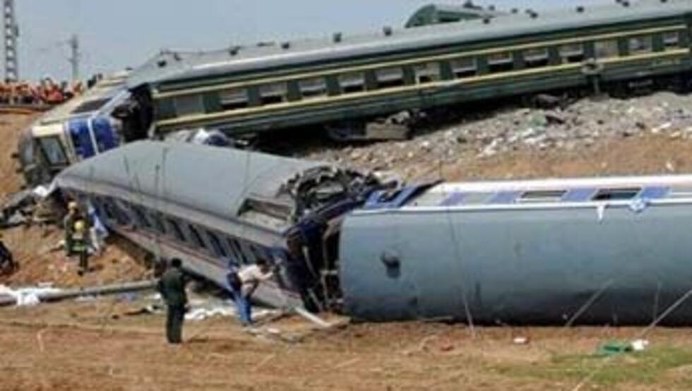 Scores dead and hundreds injured in China train collision
