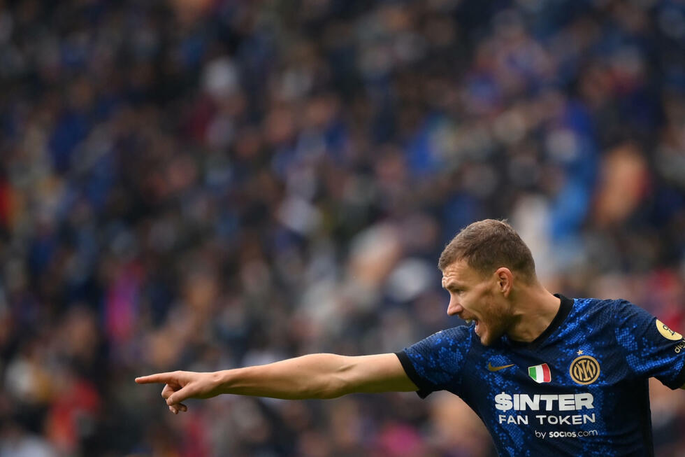 Football industry embraces crypto as Messi helps 'fan tokens' take off