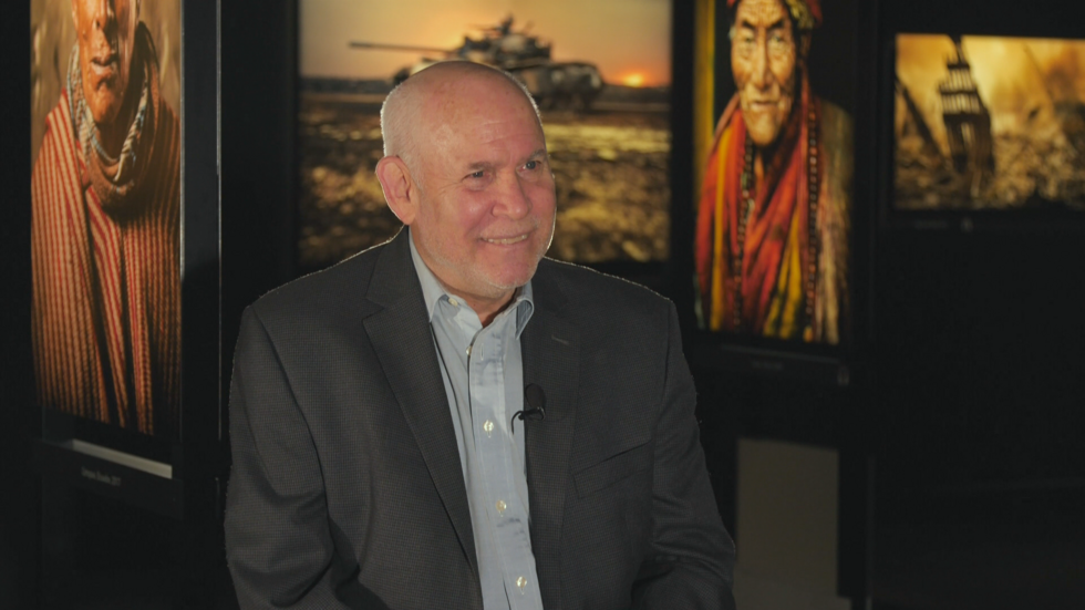 Zooming on in the human spirit: The world of Steve McCurry - arts24