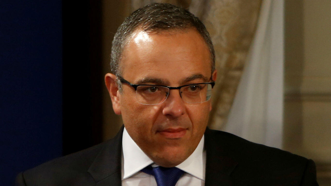 Top Maltese politicians step down as journalist murder probe deepens