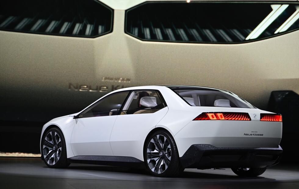 BMW présente sa nouvelle stratégie dans l'électrique au salon de Munich