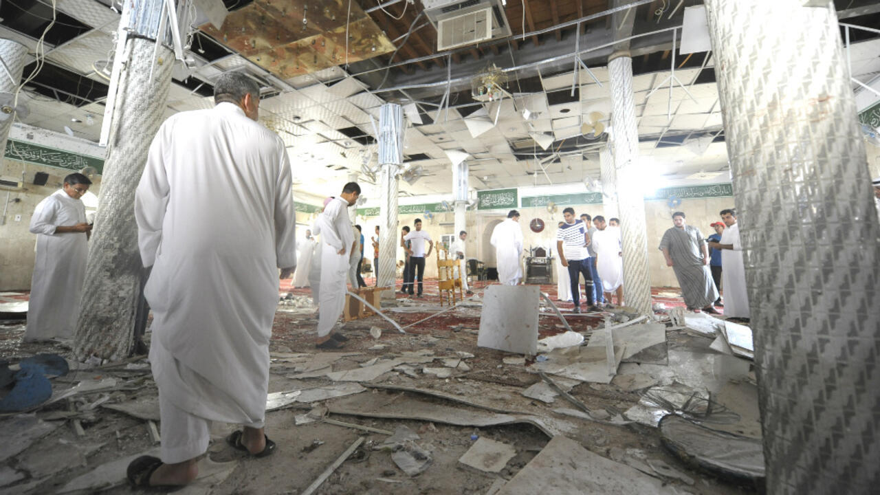 IS group claims deadly Saudi mosque bombing