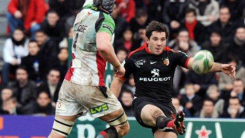 Toulouse into last eight, Perpignan smashed by Saints