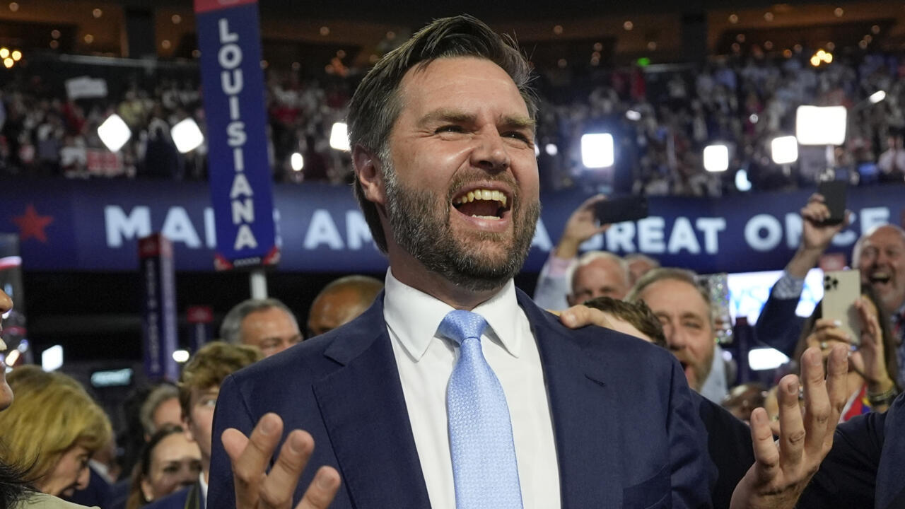 J.D. Vance, el joven senador que comparó a Trump con Hitler y ahora es ...