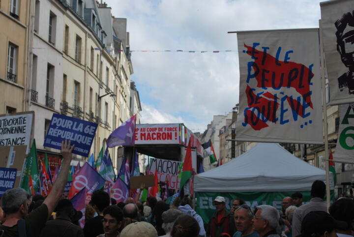 French protesters rage at ‘stolen election’ as Macron picks ...