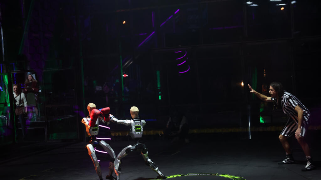 Humanoid robots go for knockout in high-tech Vegas fight night