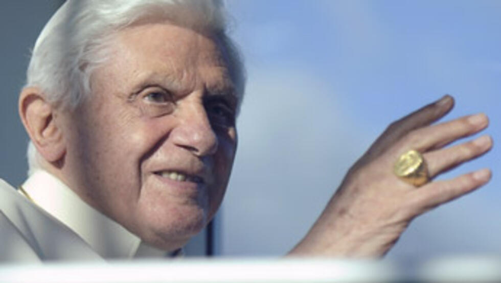 Pope reaches out to Anglicans on historic Britain visit