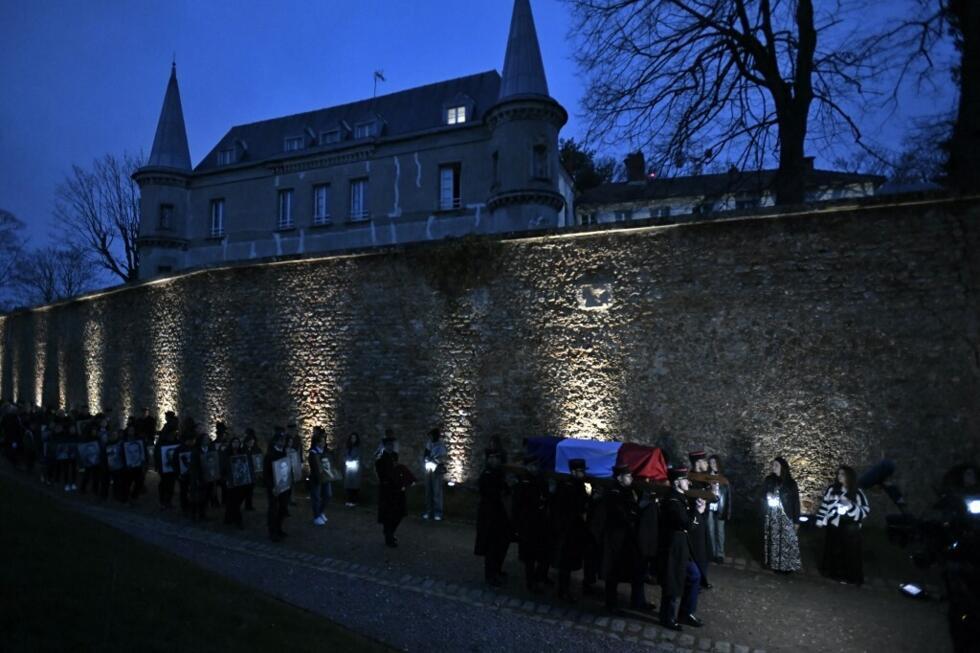 En images : la veillée en hommage à Missak Manouchian, avant son entrée ...