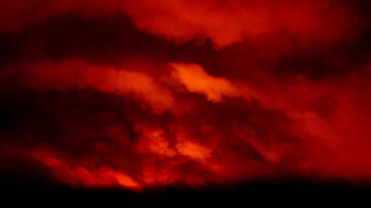 Thousands evacuated as raging wildfires spread in Oregon and US West