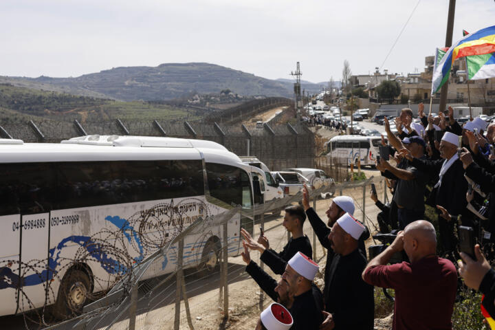 Syrian Druze cross armistice line for pilgrimage to Israel