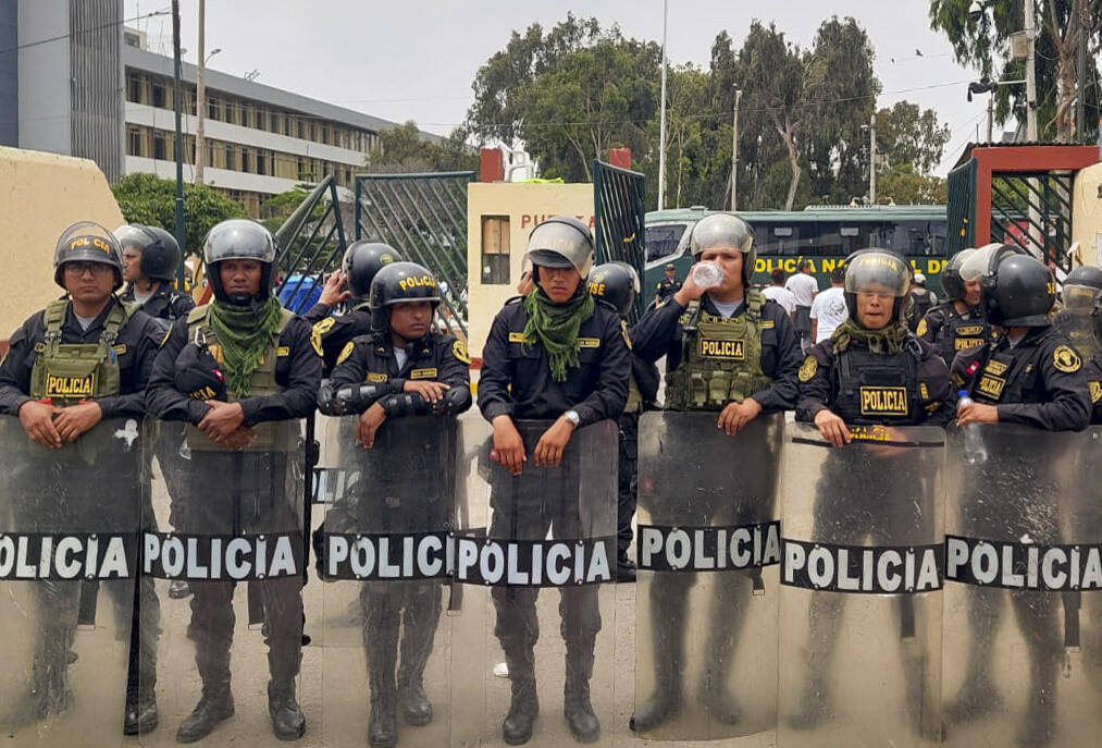 Peru closes Machu Picchu as protesters arrested in Lima