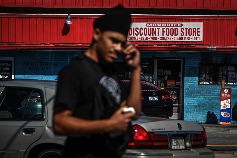 In a Florida 'food desert,' a gnawing sense of being left behind