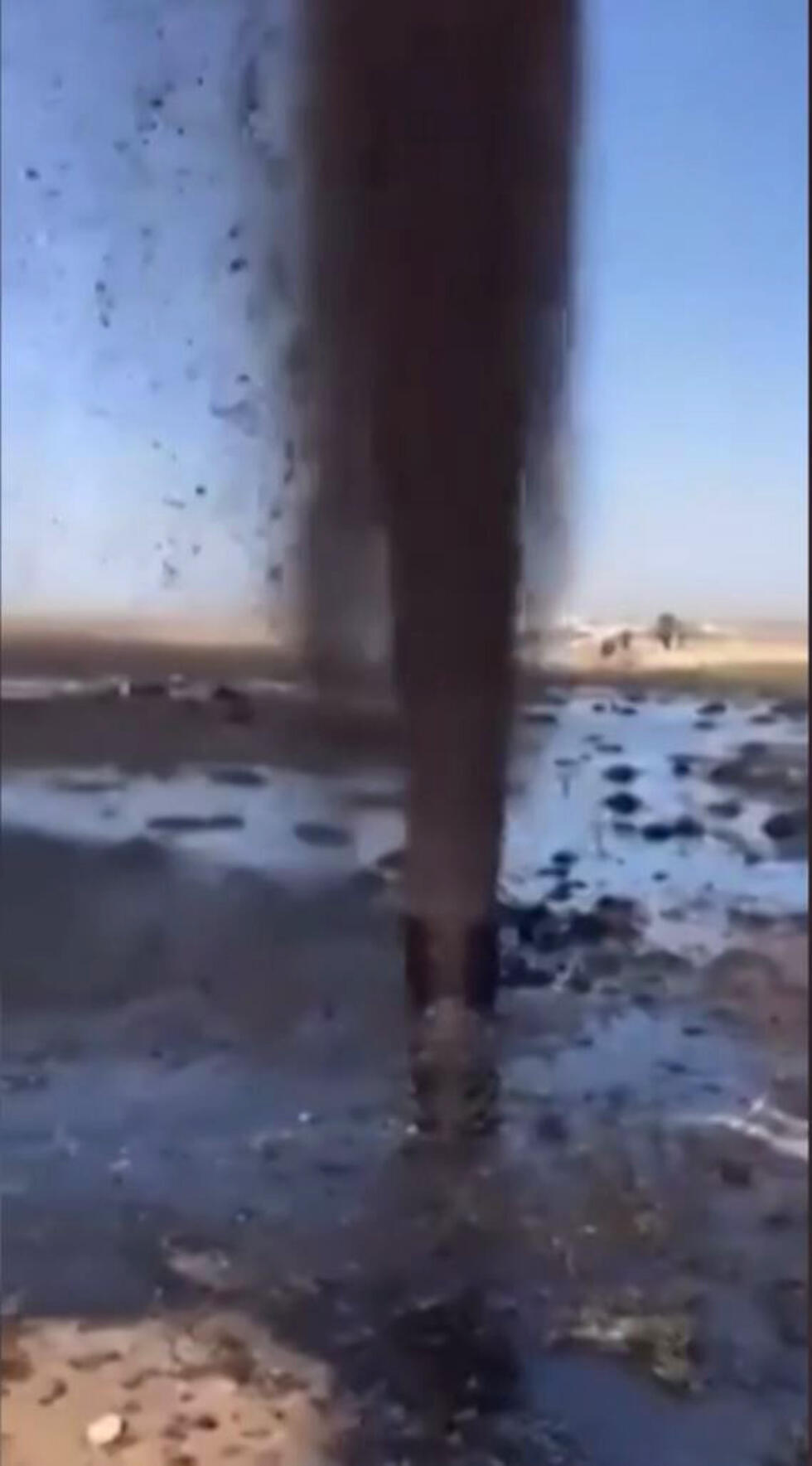 Kuwait desert oil spill sparks 'state of emergency': company