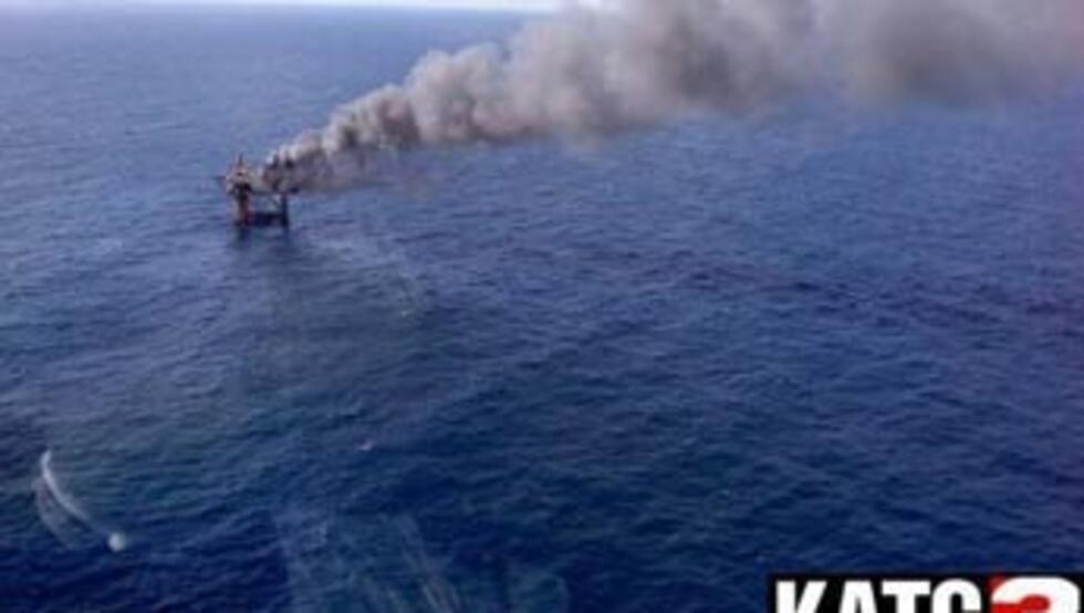 Oil rig explosion brings new threat to Gulf of Mexico