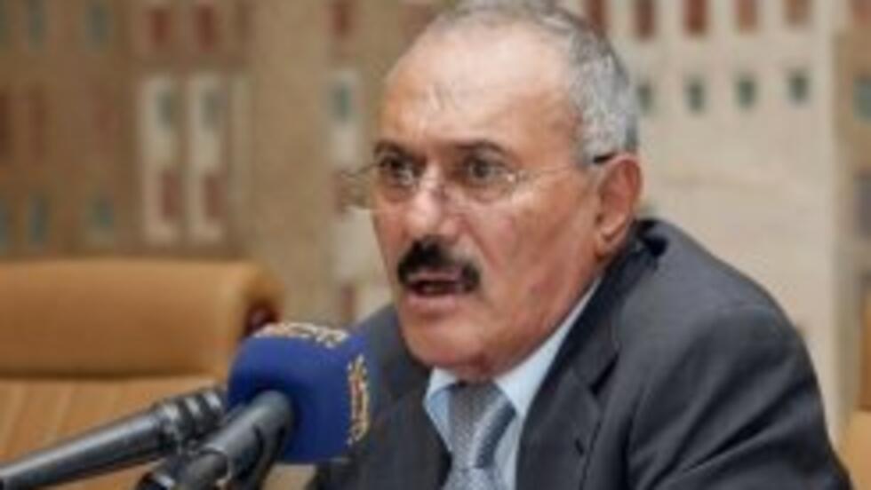 President Saleh leaves Yemen for US medical treatment