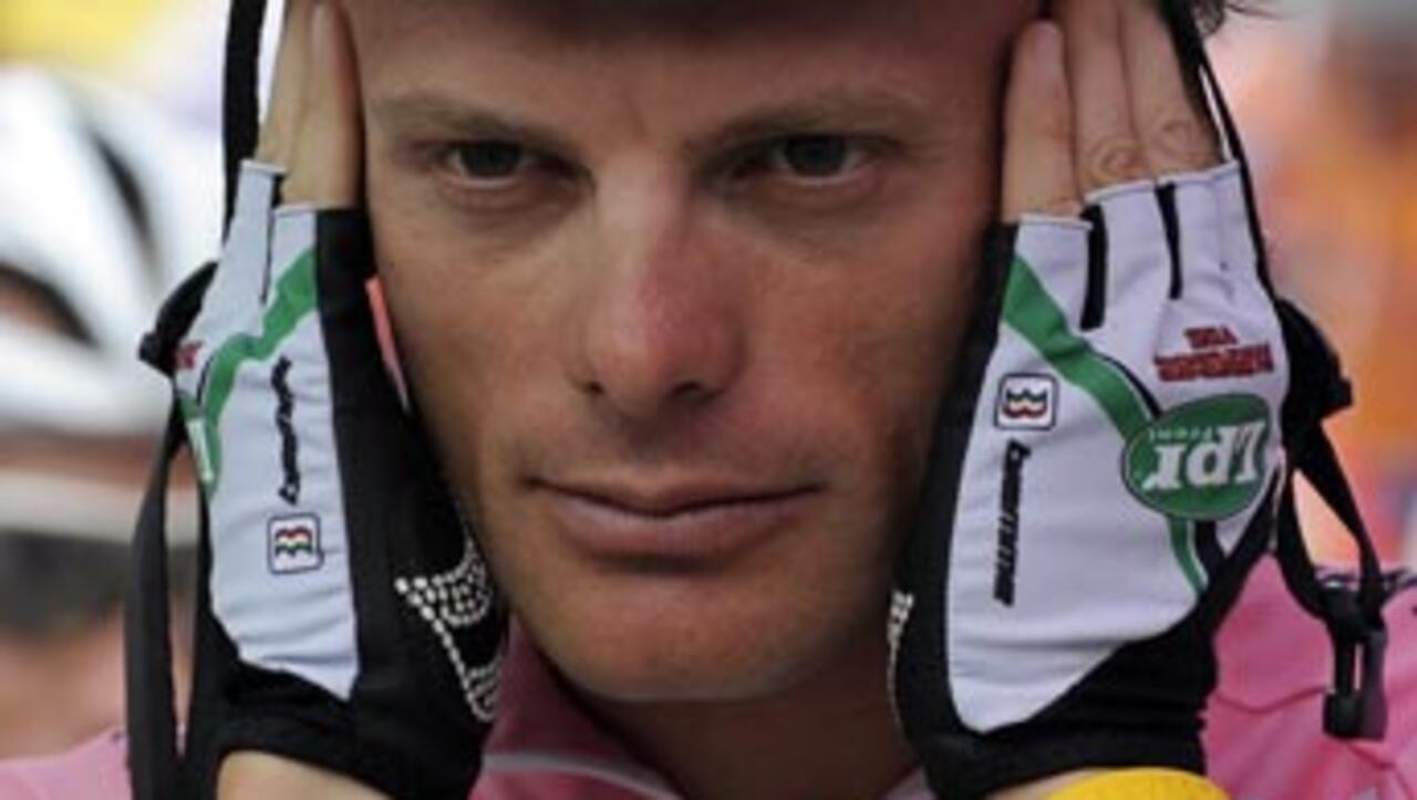 Di Luca strengthens leadership after 10th stage win