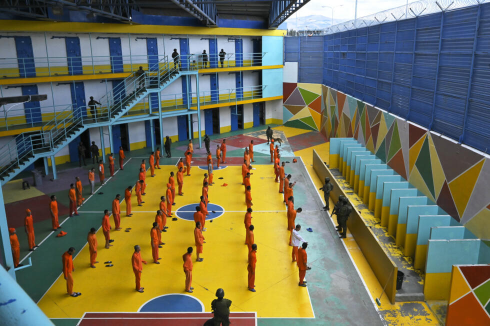 With army in charge, no more jacuzzis and clubs in Ecuador jail