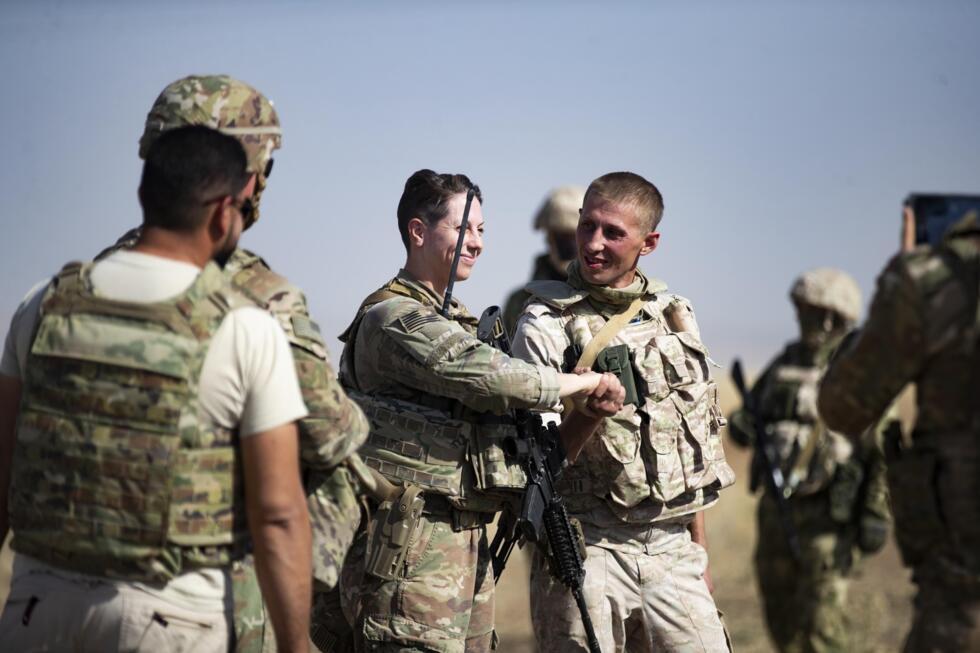 Russian, US troops in Syria share 'rare moment' of congeniality