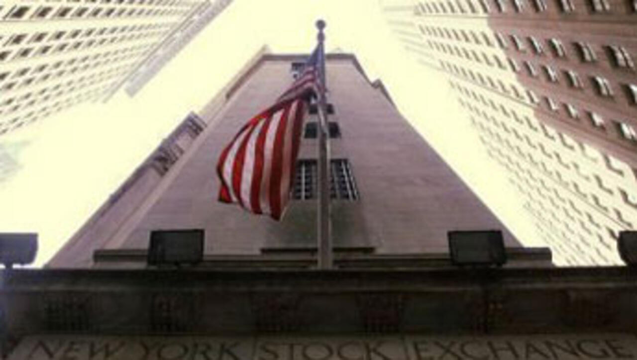 Senate approves sweeping Wall Street reform bill