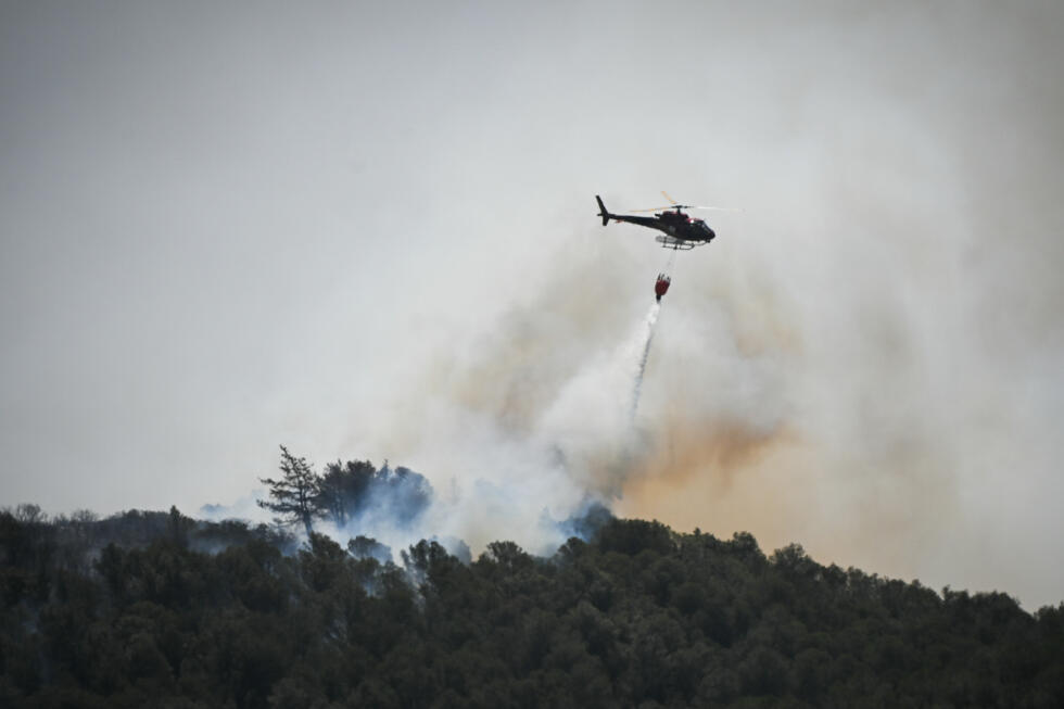 Le vaste incendie de Narbonne renforcé par la météo, "après-midi ...