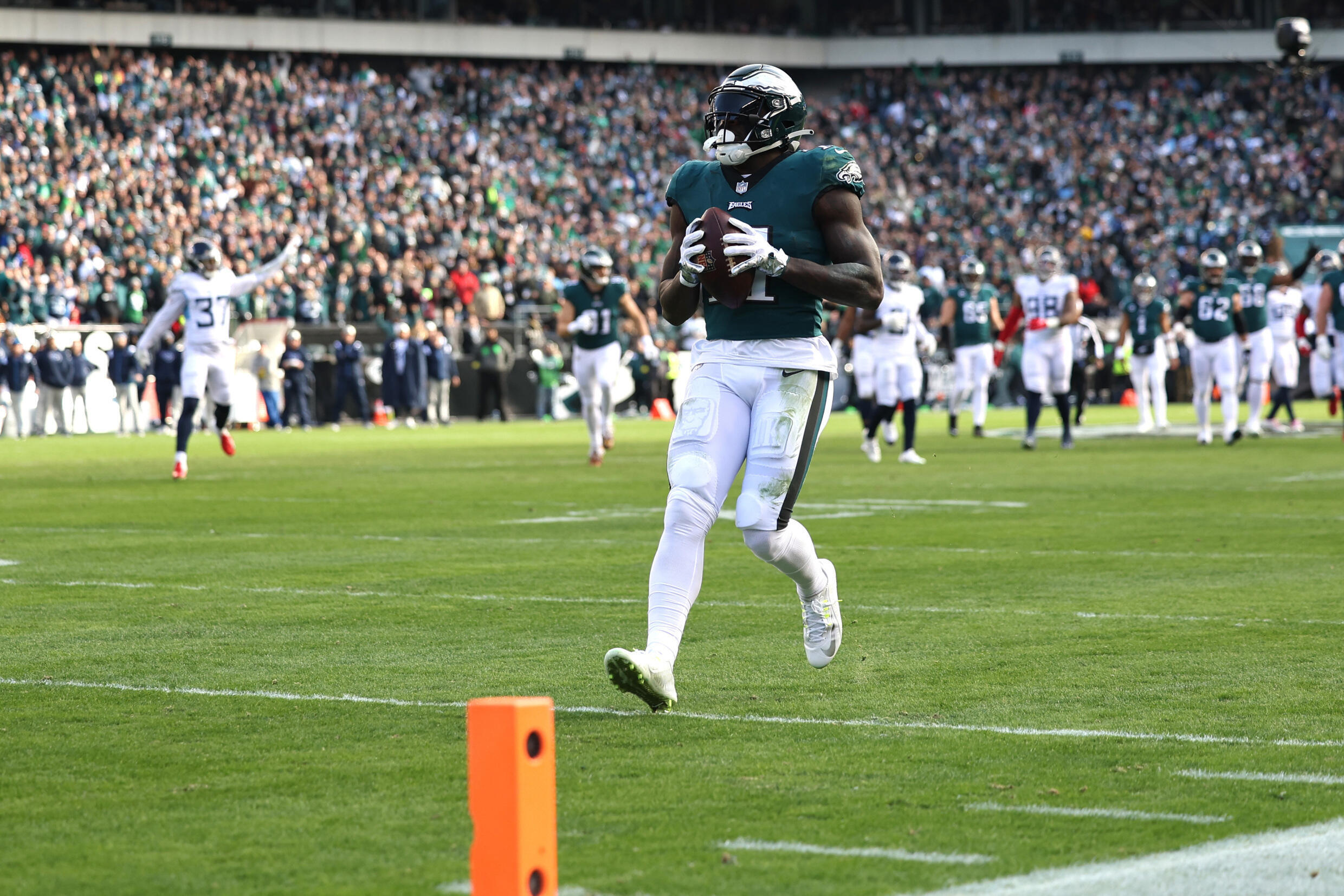 Watson unimpressive as Browns down Texans, Packers and Eagles win