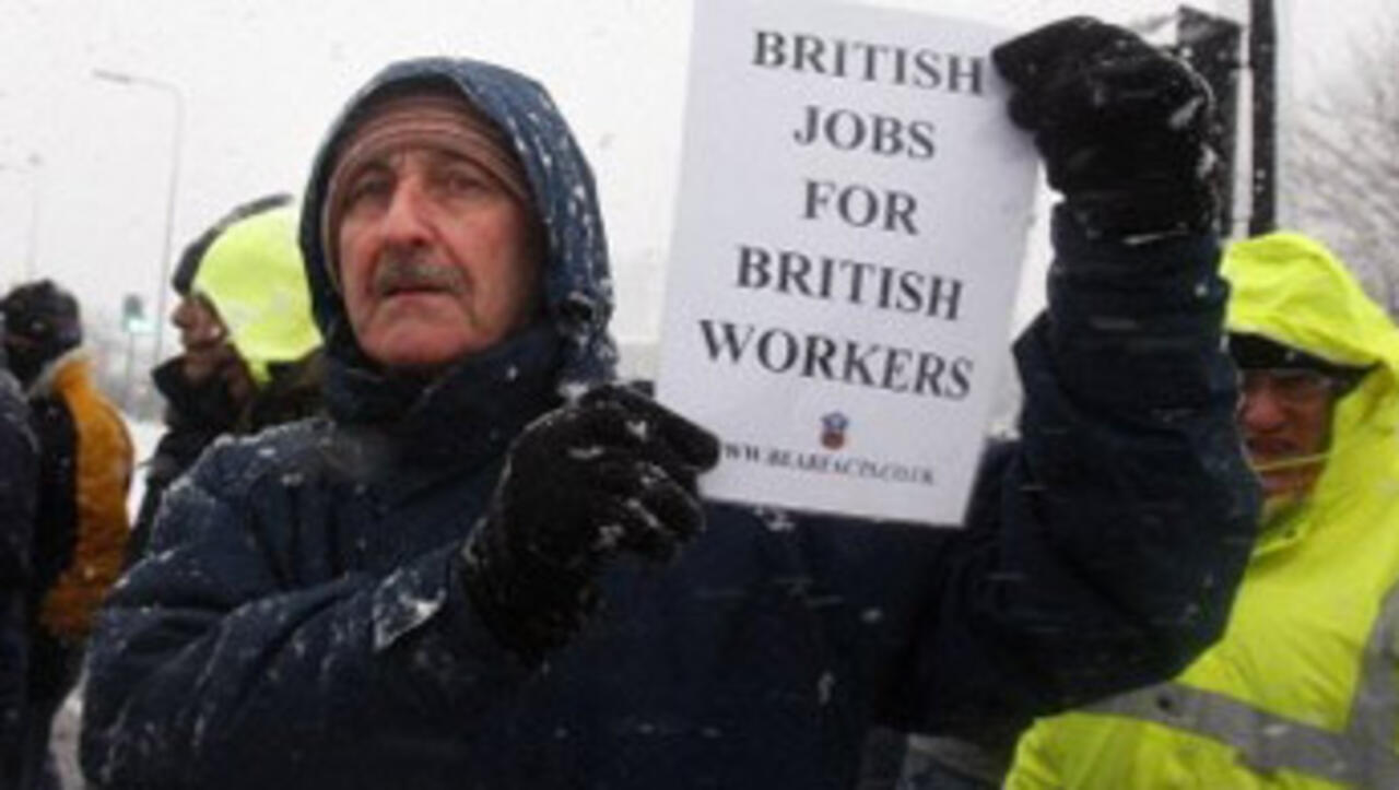 Strikes against foreign workers continue - France 24