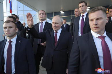 Putin, Kim gifted each other rifles, Putin to visit North Korea