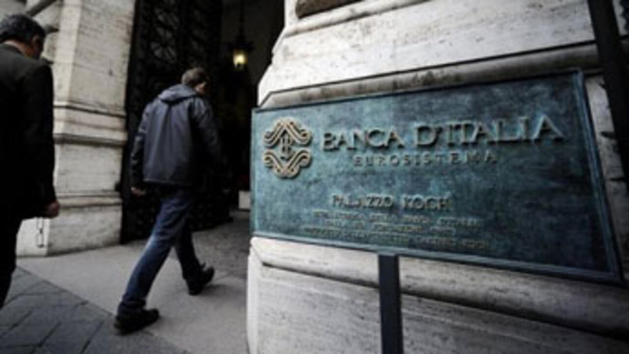 Shrinking economy pushes Italy deeper into recession
