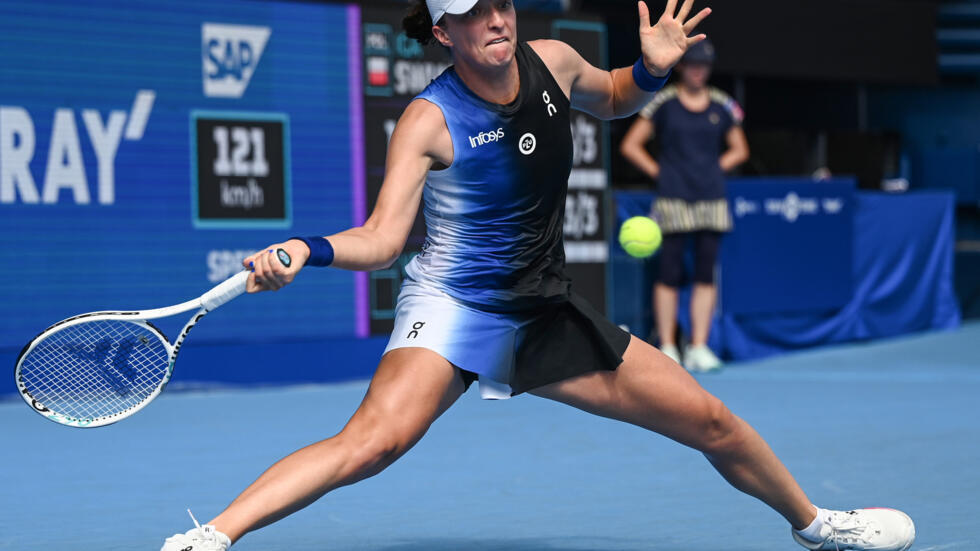 Swiatek feels free of No. 1 'baggage' ahead of China Open