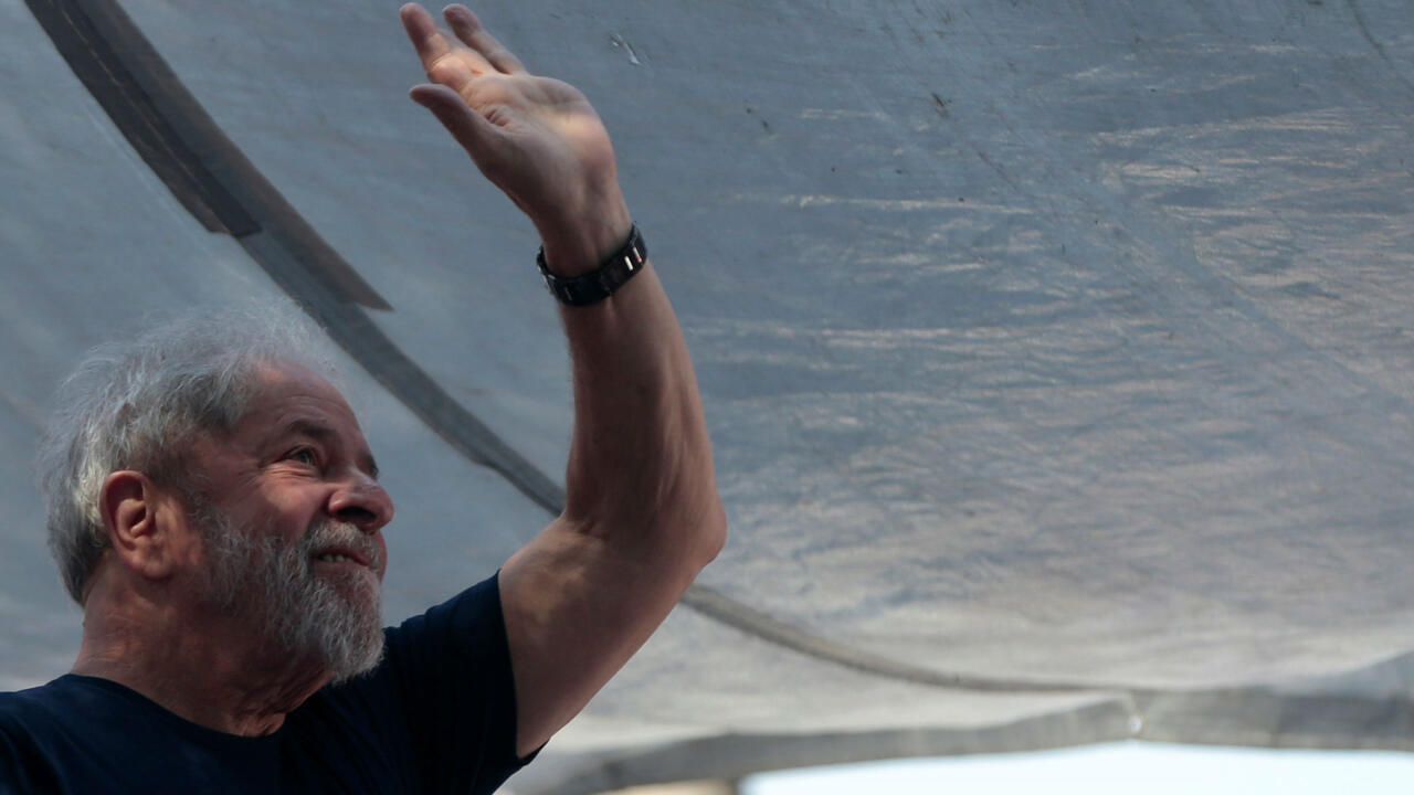 Lula da Silva aseguró que cumplirá con el mandato de prisión