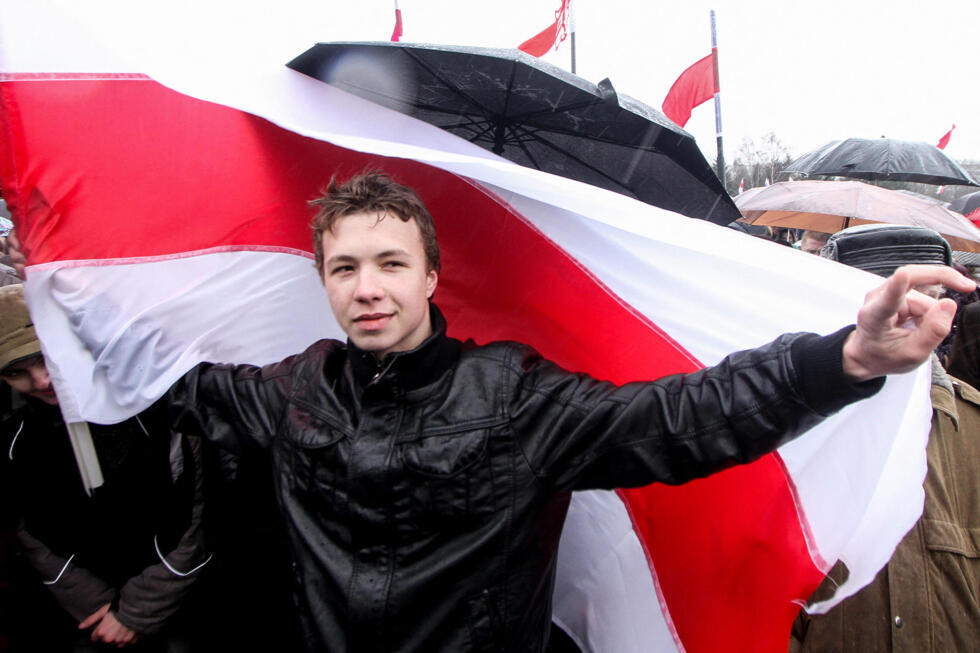 Detained journalist Roman Protasevich: From teen activist to Belarusian ...