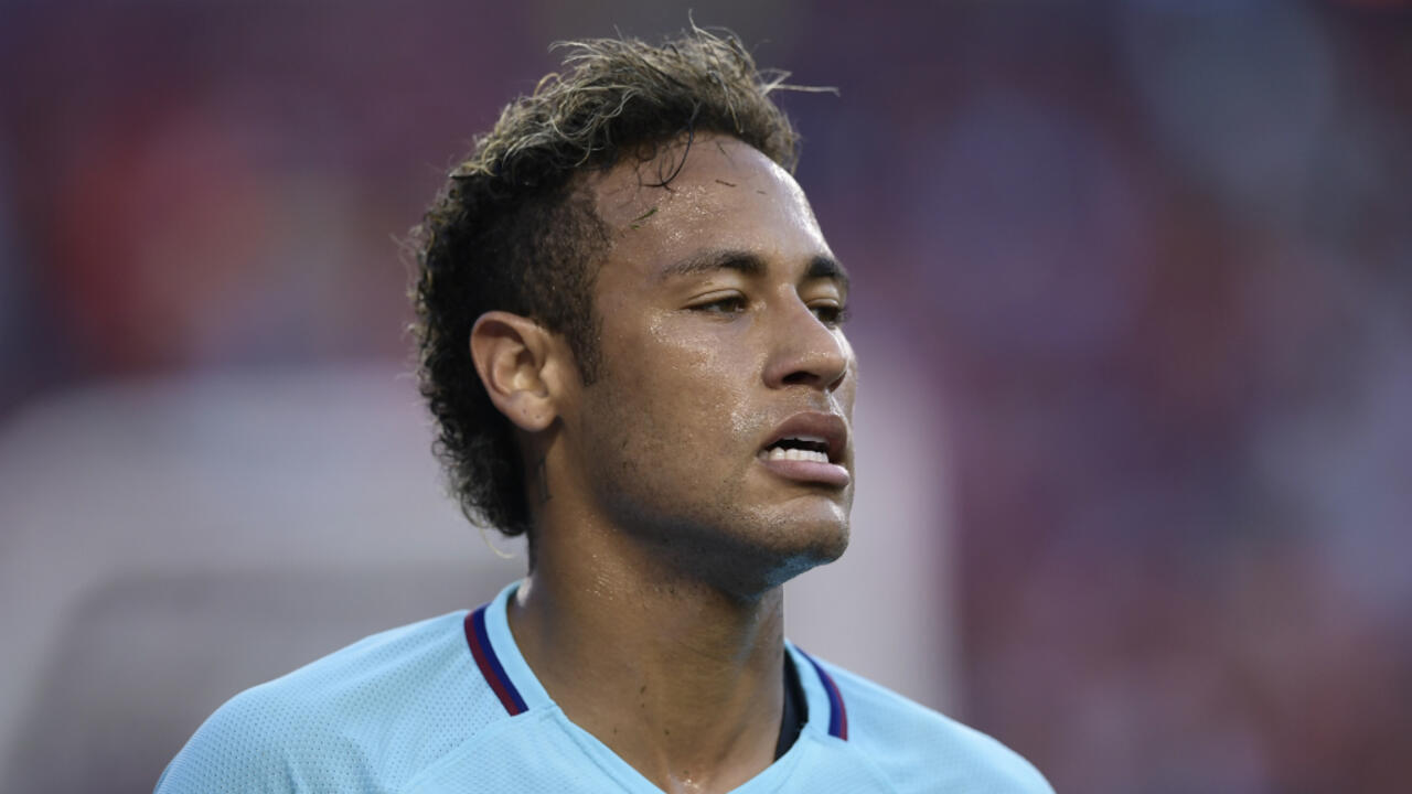Brazilian footballer Neymar signs five-year contract with Paris Saint ...