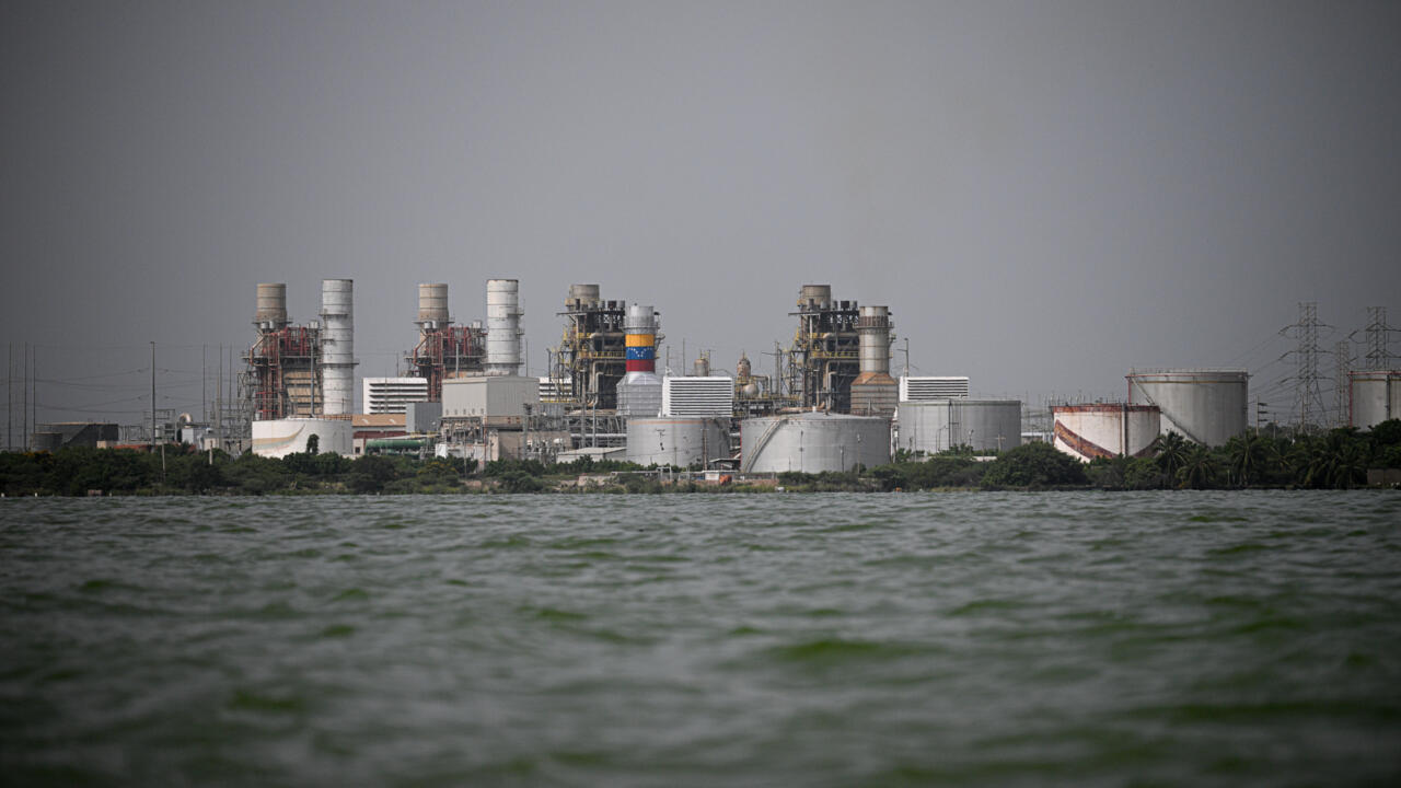 Three ships head to US with Venezuela oil as capacity concerns grow