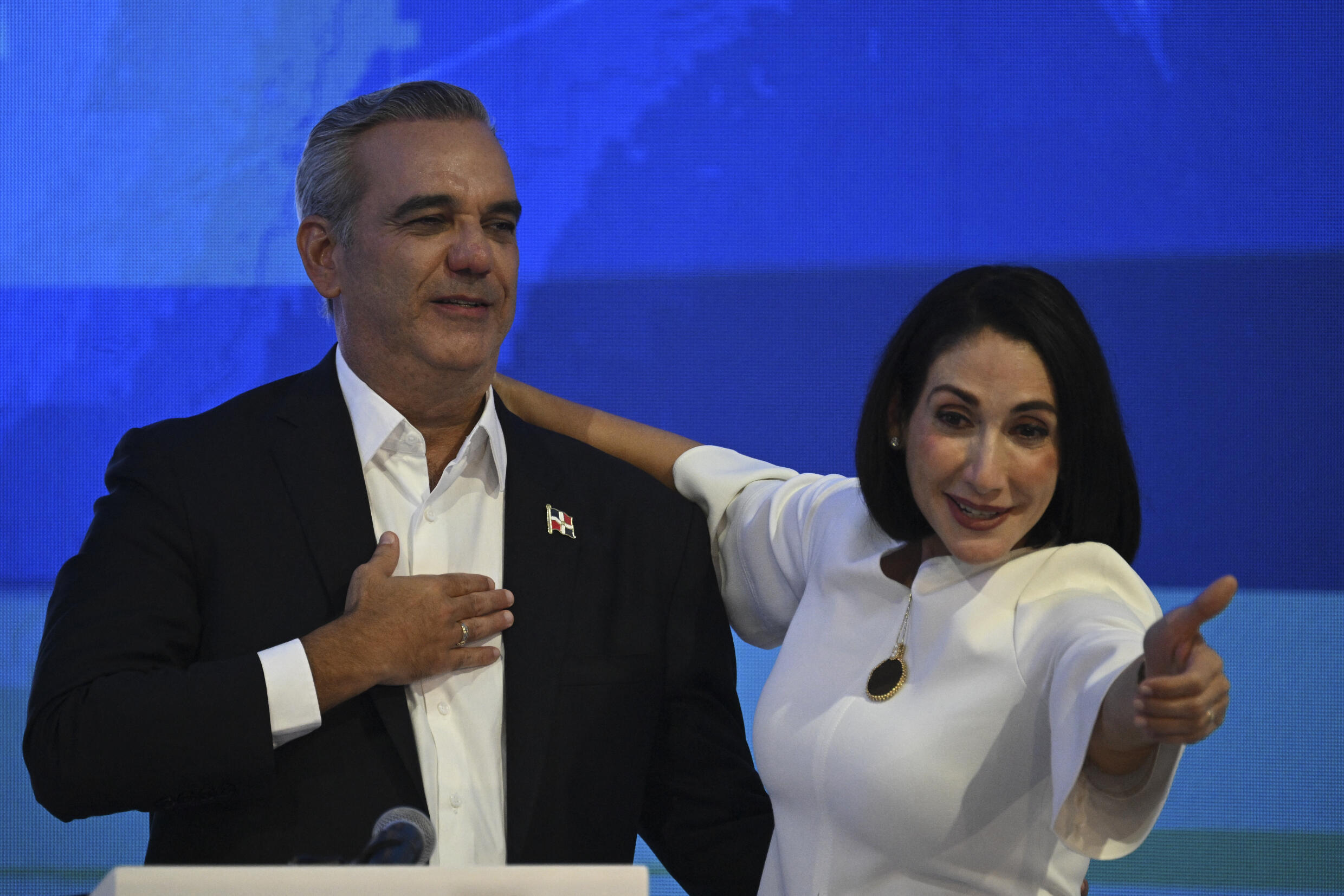 El presidente dominicano, Luis Abinader, es reelegido en primera vuelta