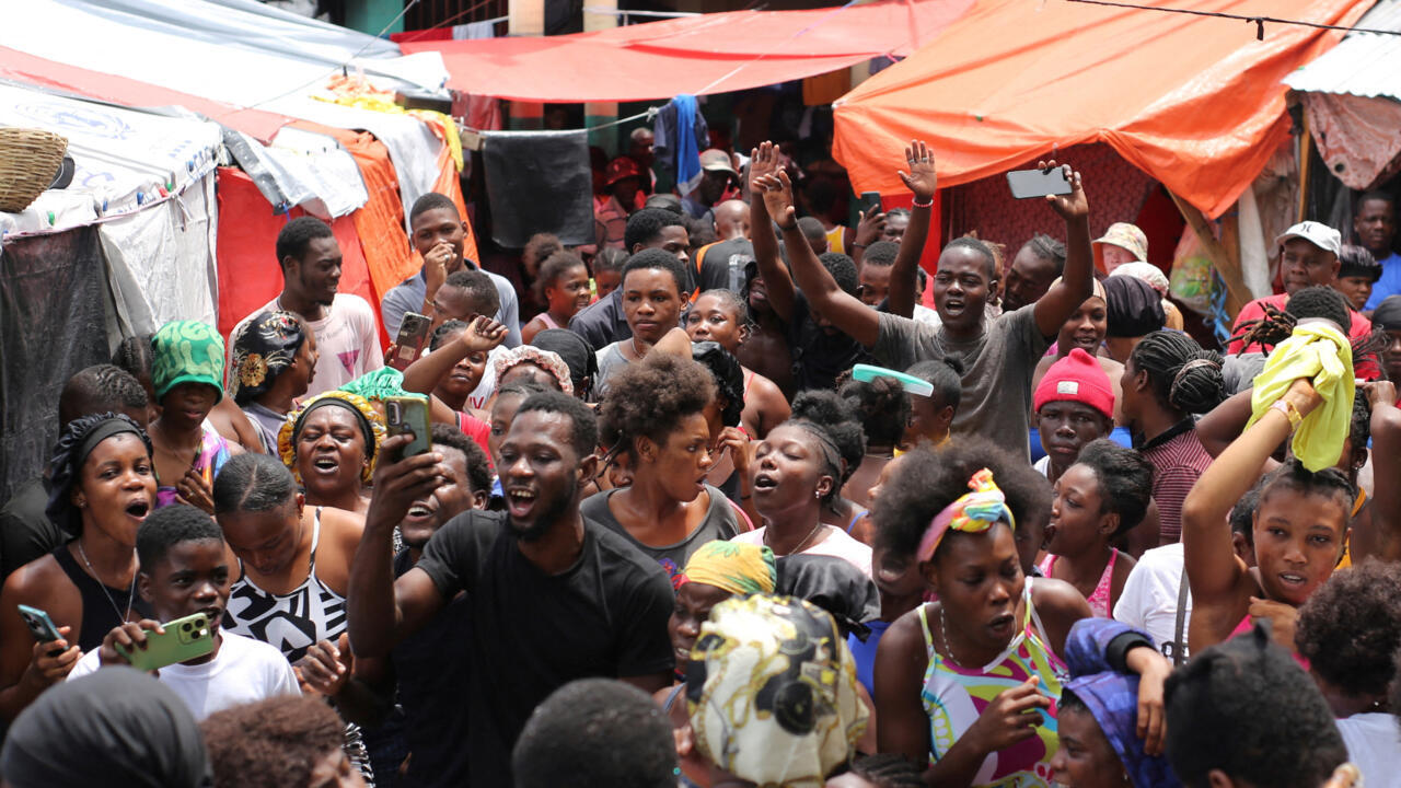 La OEA promete apoyo a la seguridad en Haití, mientras EE. UU. expone a la deportación a miles ...