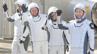 NASA conducts first-ever medical evacuation from space station - France 24