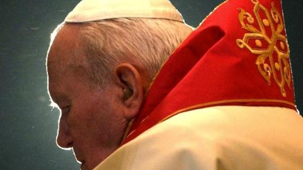 Les papes Jean-Paul II et Jean XXIII bientôt canonisés - France 24