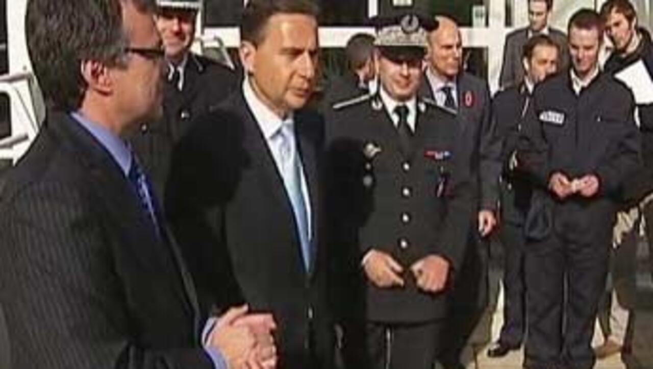 Le ministre de l'Immigration lance son grand débat sur l’identité ...