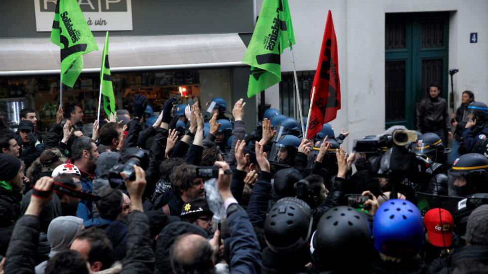 French rail unions disrupt travel with mass strikes for second day