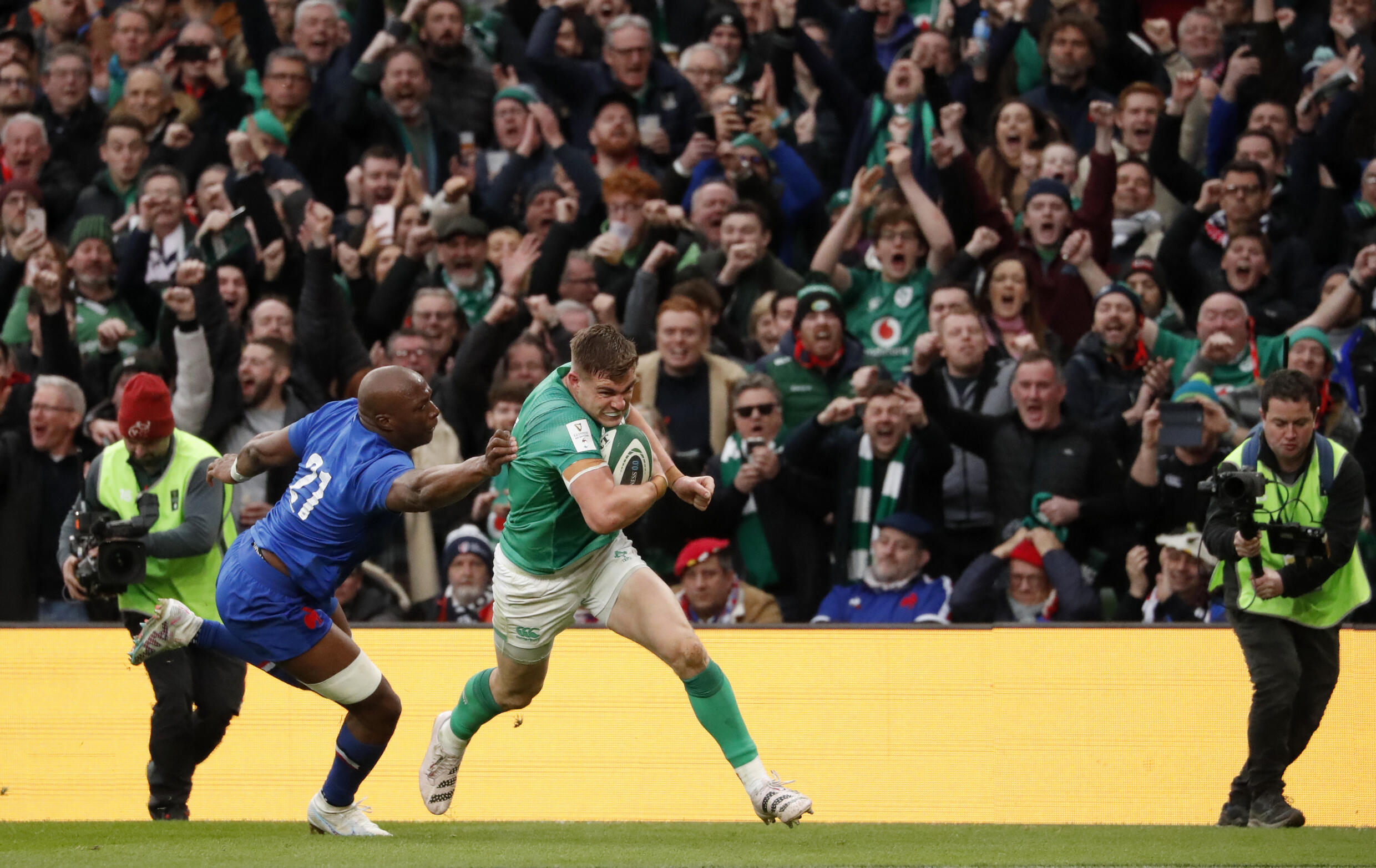 Ireland beat title-holders France 32-19 in Six Nations classic